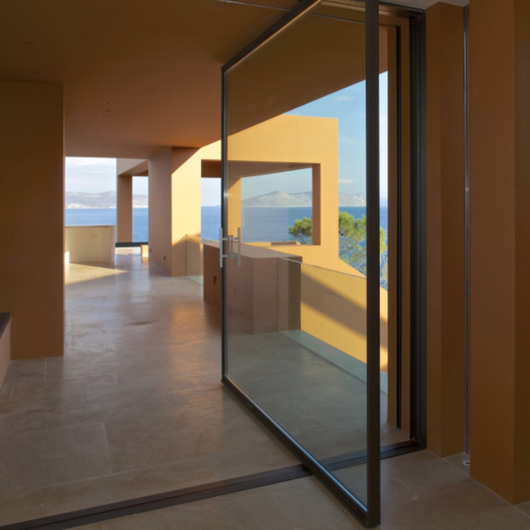 Minimalist Window - Pivoting from Vitrocsa