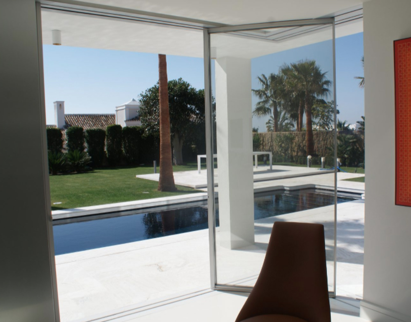 Gallery of Minimalist Window - Turnable Corner - 11