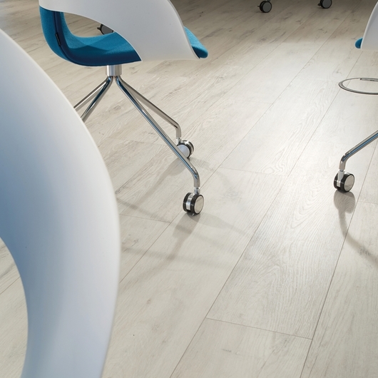Gallery of EGGER Design Flooring for the House of Economy - 7