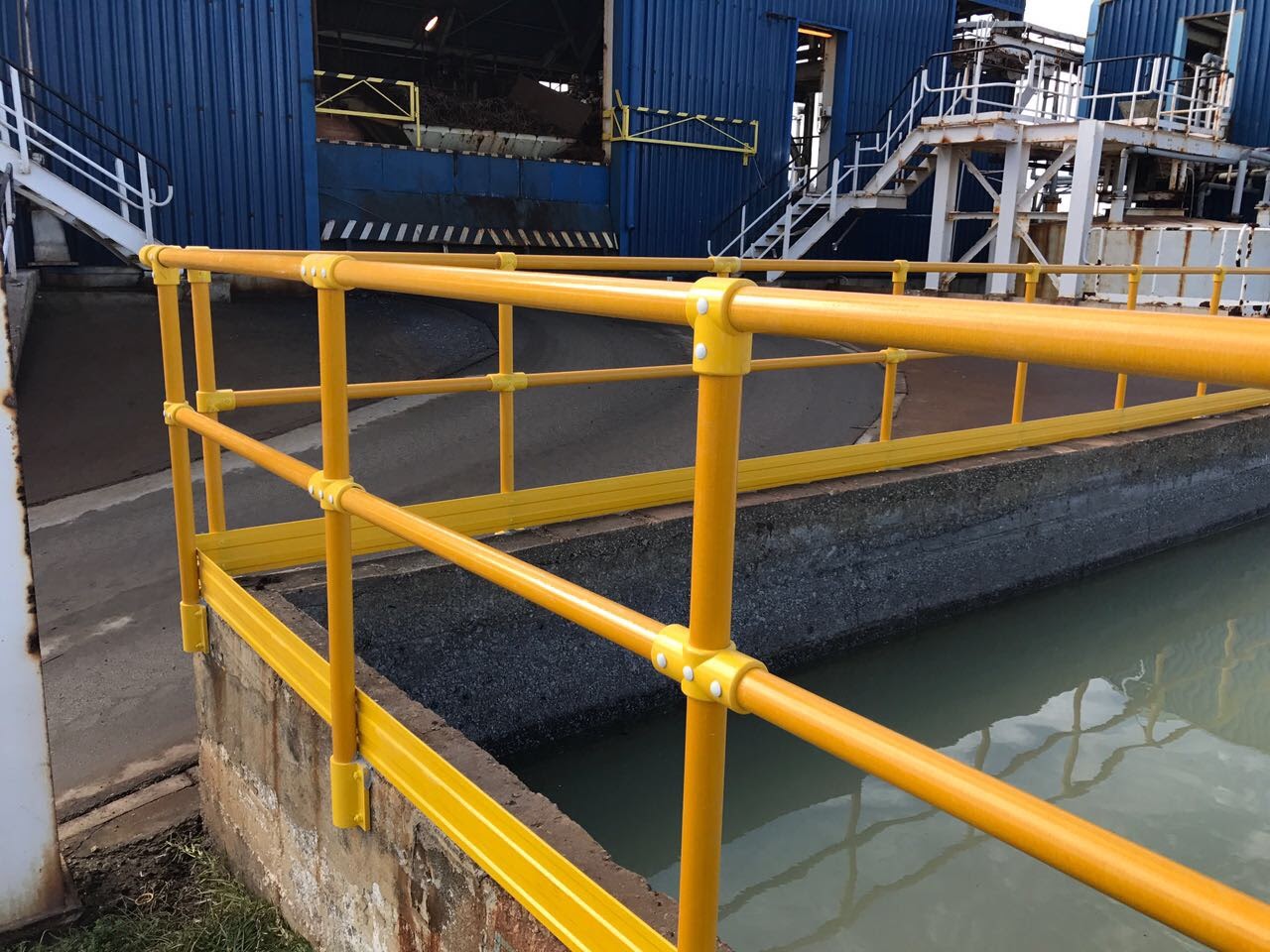 Galeria de Sistemas de barandas de FRP Matfence - 3