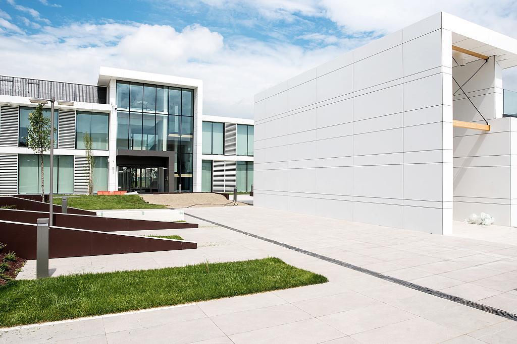 Fiber Cement Cladding Panels in Atrium Complex from Swisspearl