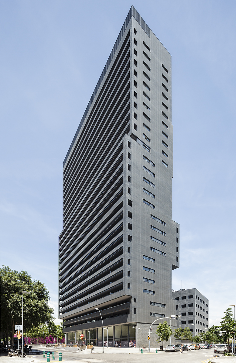 Gallery of Polymer Concrete Facade in Diagonal Tower - 3