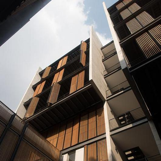 Galeria de Folding & Sliding Shutters - 11