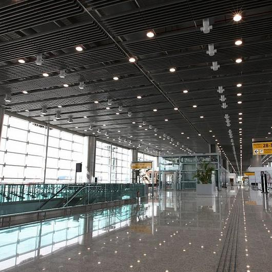 Galeria de Forro Baffle no Aeroporto Internacional de São Paulo - 2