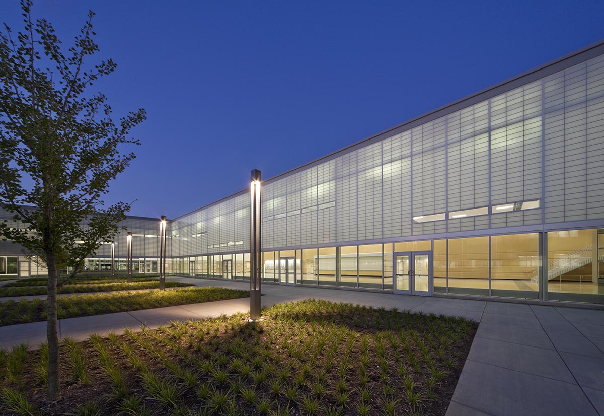 Gallery of Facades - Unitized Curtain Walls - 10