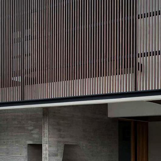 Galeria de Celosías fijas y móviles de madera acetilada - 3