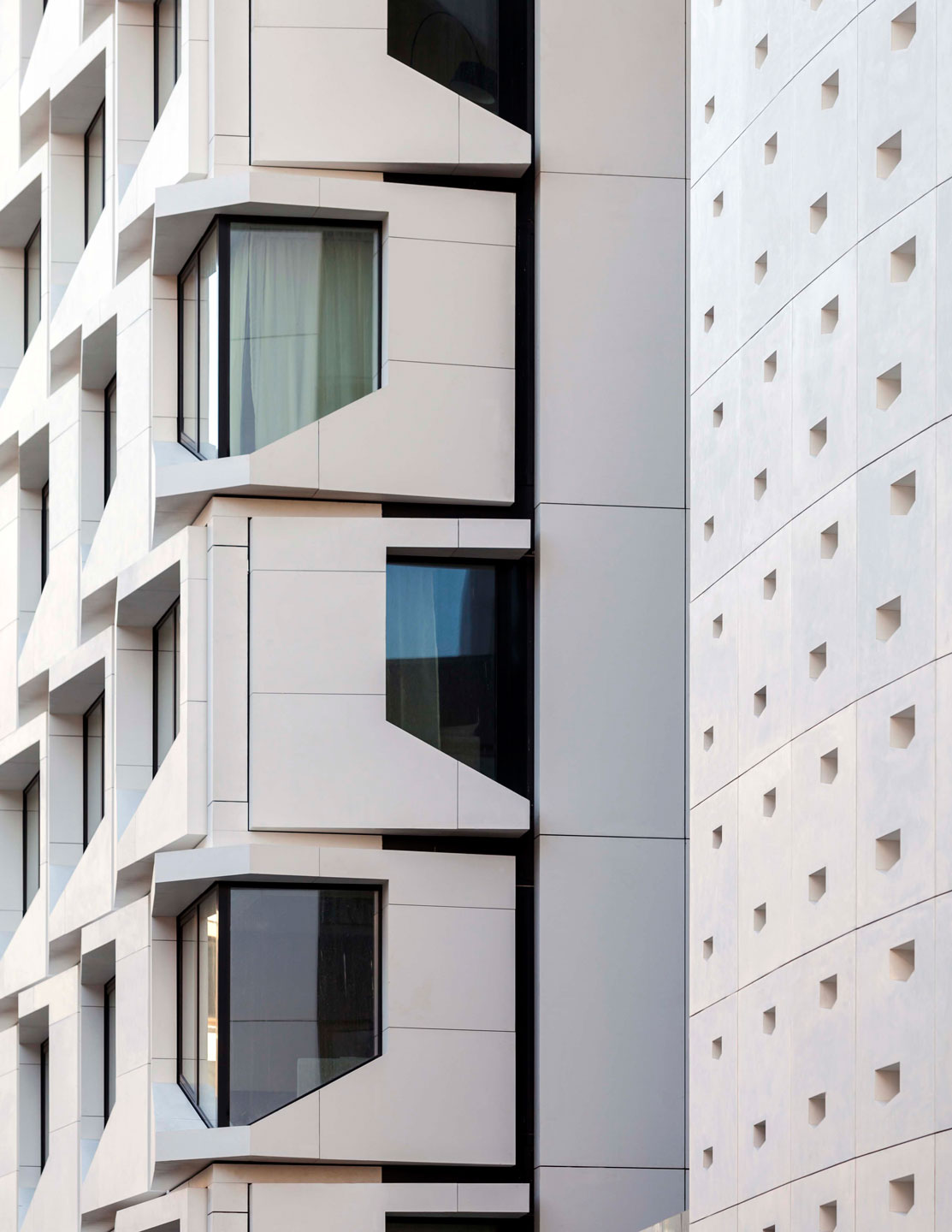 Gallery of Sintered Stone Facade - Flare of Frankfurt - 8