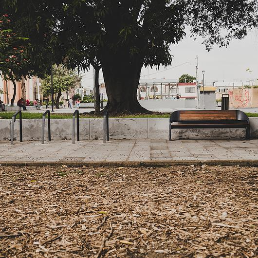 Banca BAN-006 de BKT mobiliario urbano