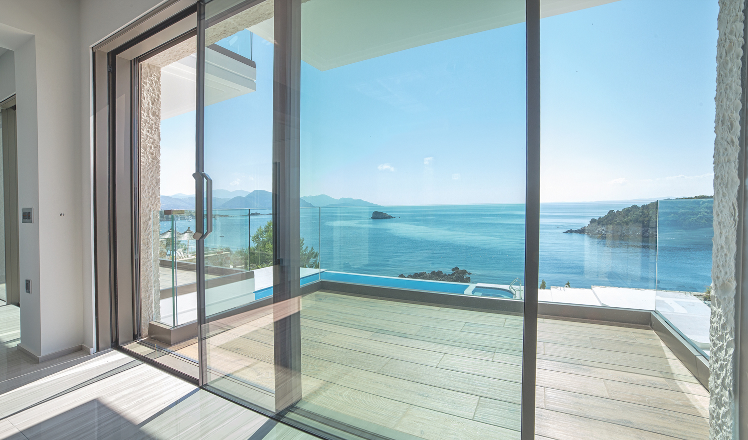 Gallery of Sliding Systems - Hi-Finity® - 10