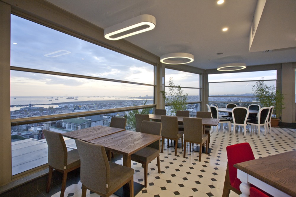 Gallery of Vertical Retracting Windows - Panora View - 1