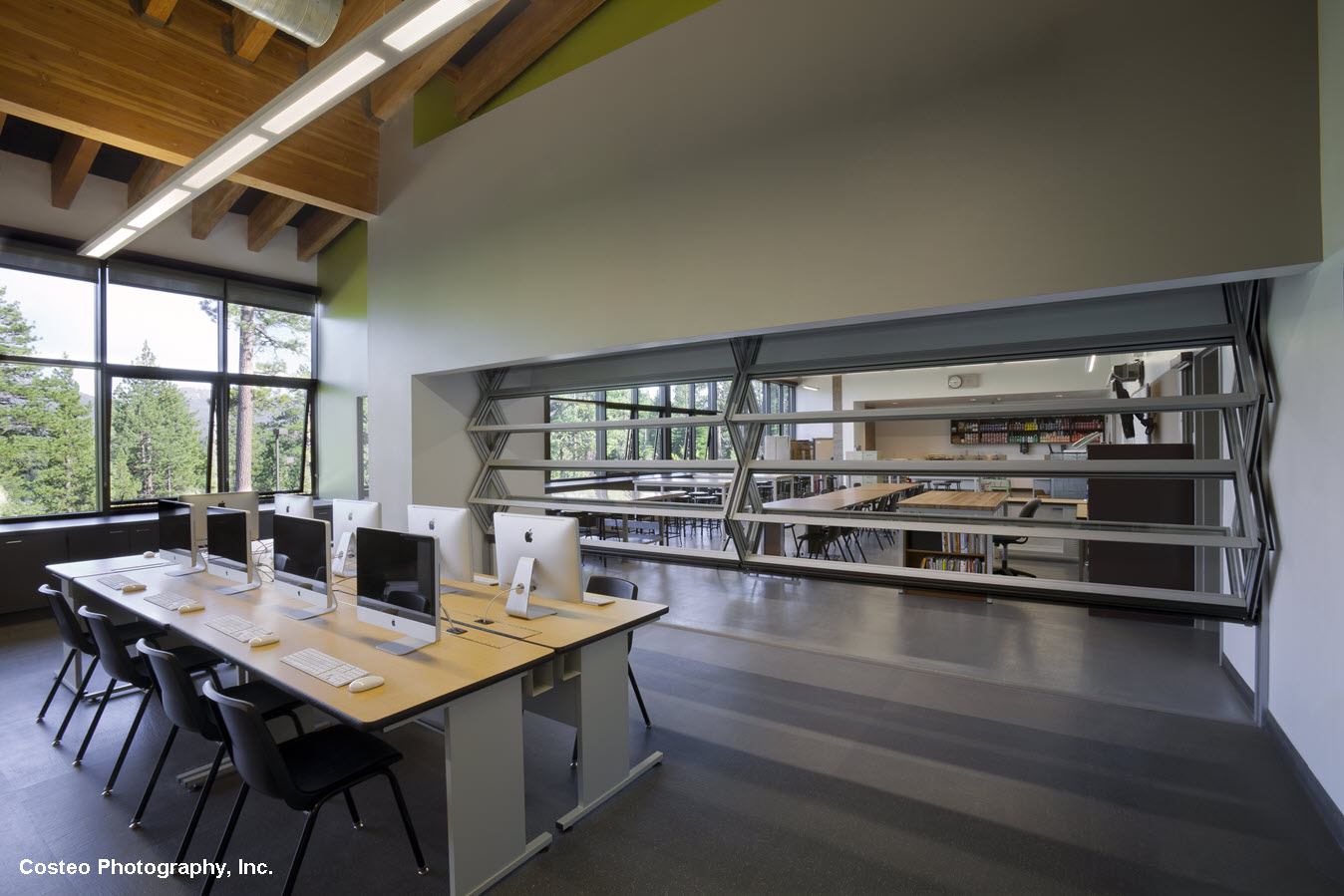 Gallery of Vertically Folding Operable Walls – Mirage® - 5