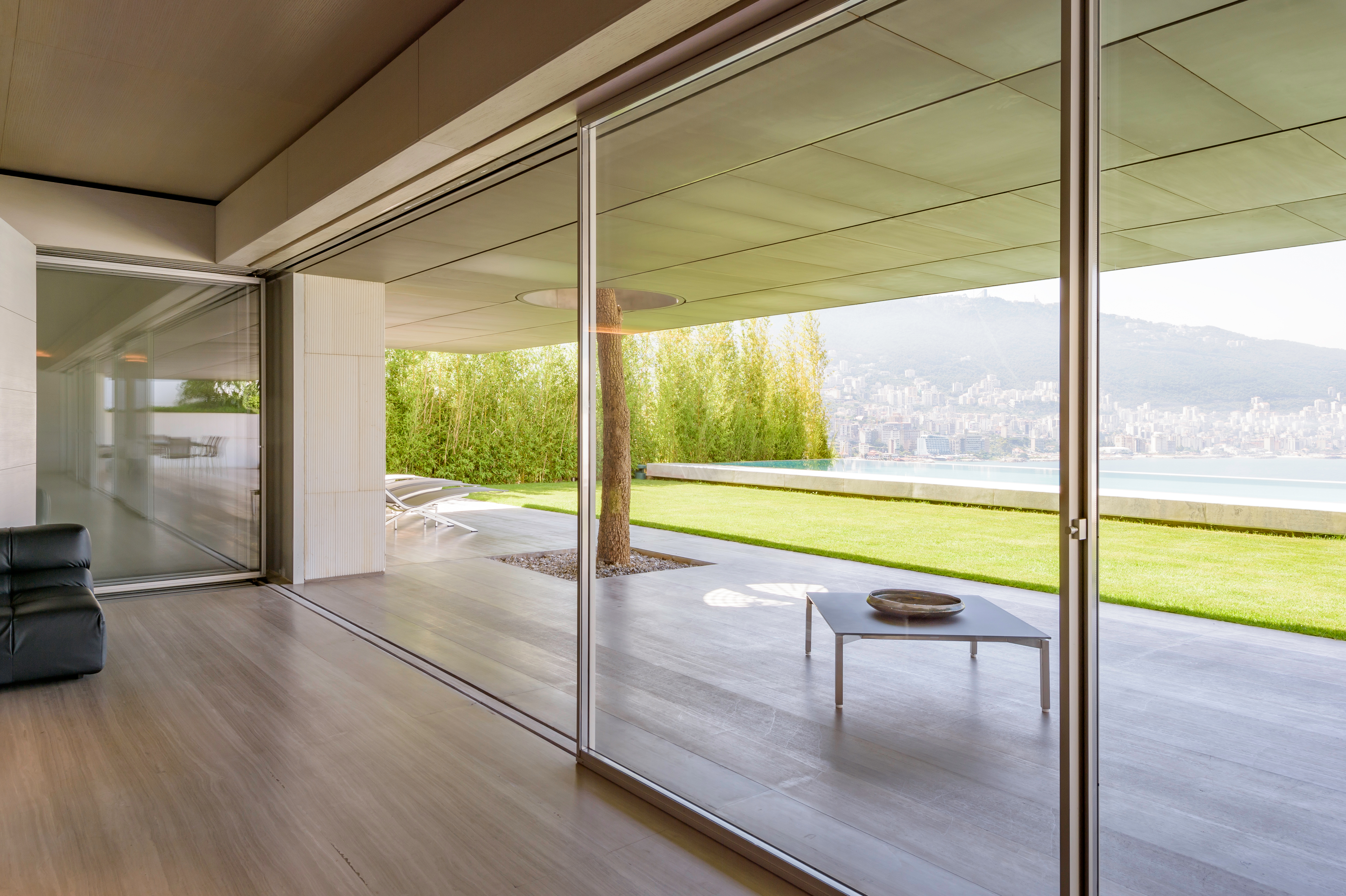 Minimalist Window - Turnable Corner from Vitrocsa