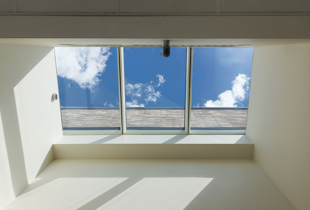 Modular Skylights – Wall-mounted Longlight 5-45° from VELUX Commercial