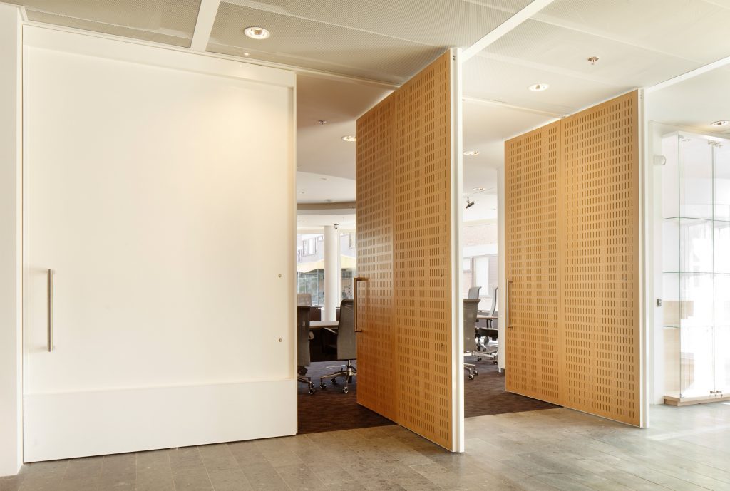 Hinges for Pivoting Walls from FritsJurgens