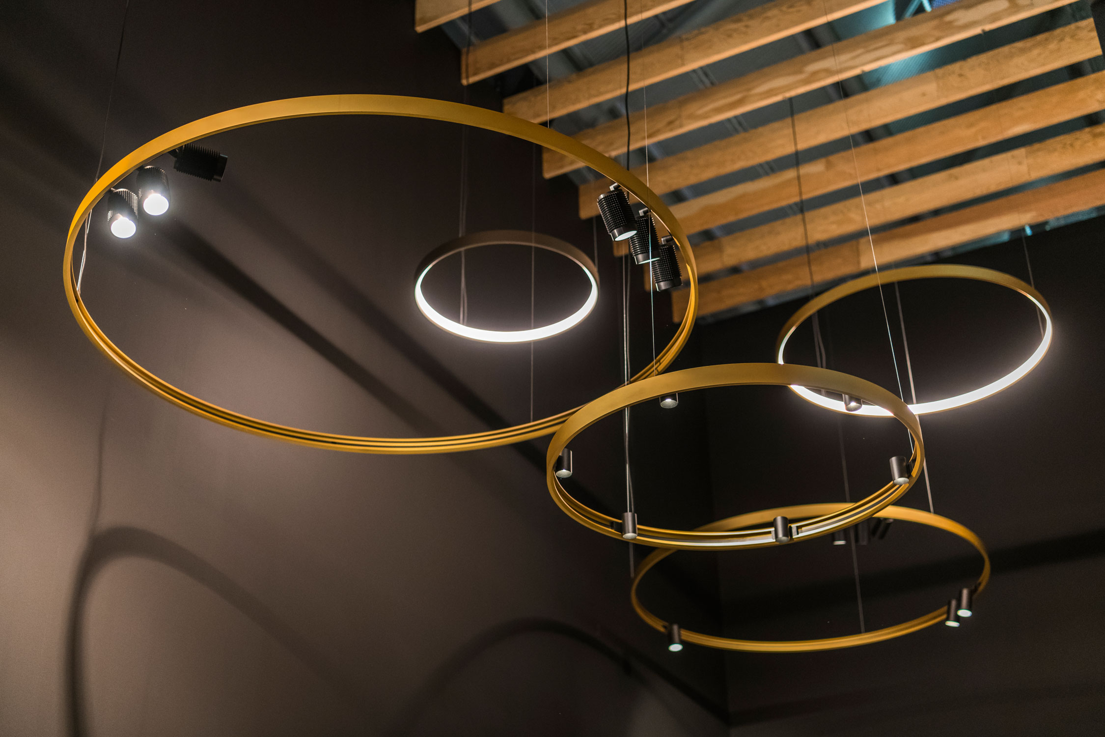 Galeria de Luminarias LED interior - Deltalight - 37