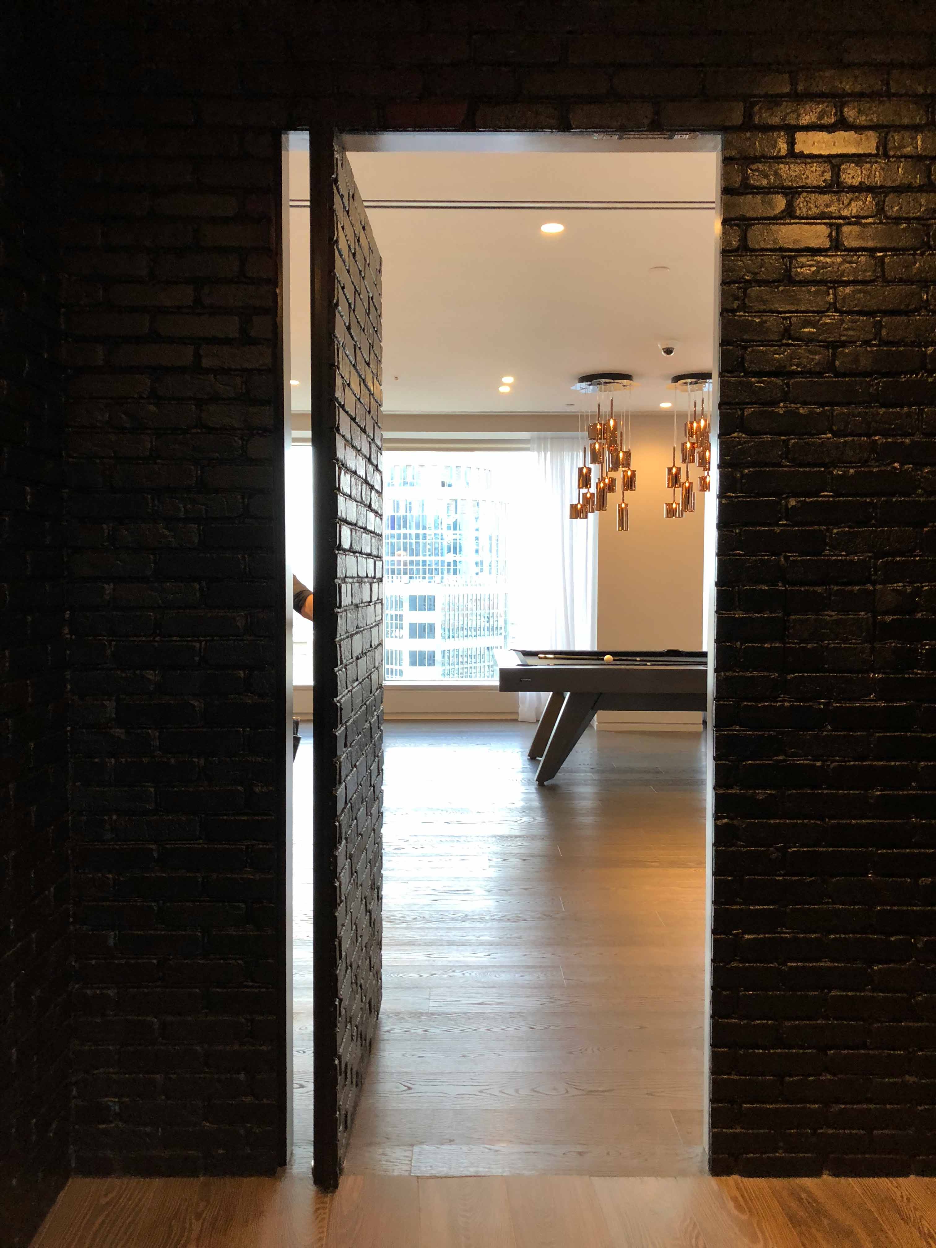 Gallery of Hinges for Pivoting Walls - 4