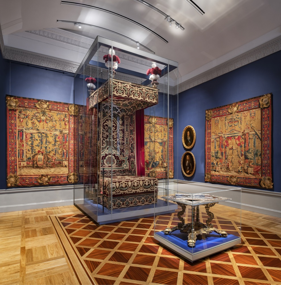 Gallery of Display Cases in Stockholm Nationalmuseum - 5