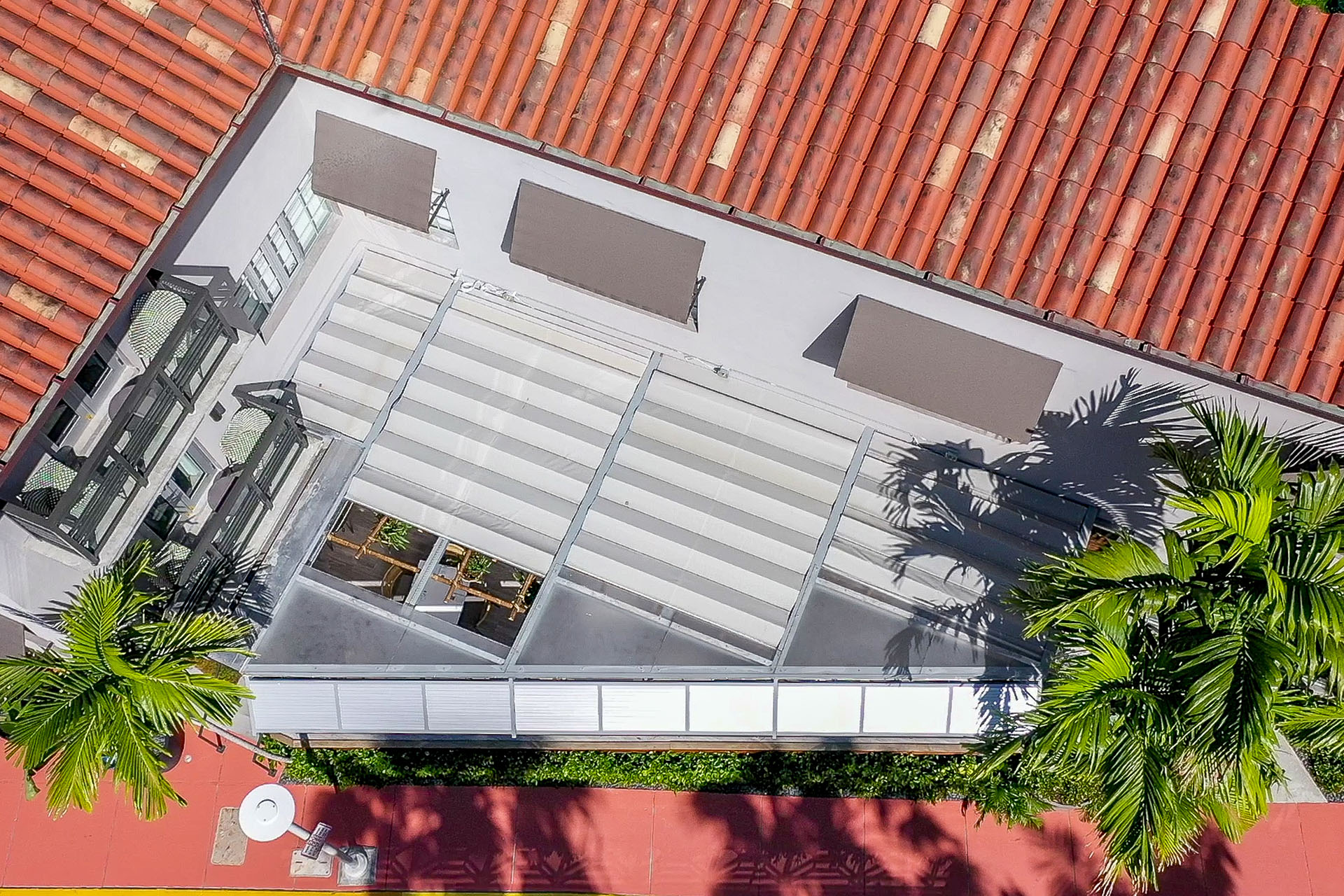 Gallery of Retractable Canopies, Outdoor Roofs - Lennox Hotel Miami ...