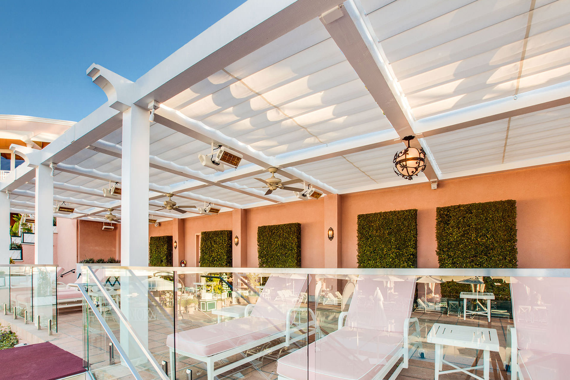 Gallery of Retractable Canopies at The Beverly Hills Hotel - 4