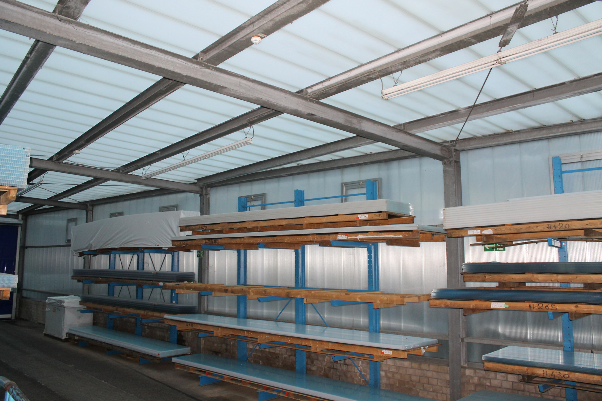 Gallery of Translucent Panels for Roofs - LBE - 4