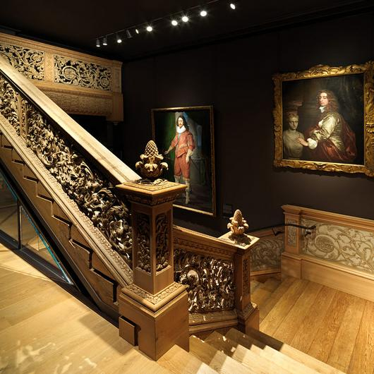 Display Cases in the New York Met from Goppion