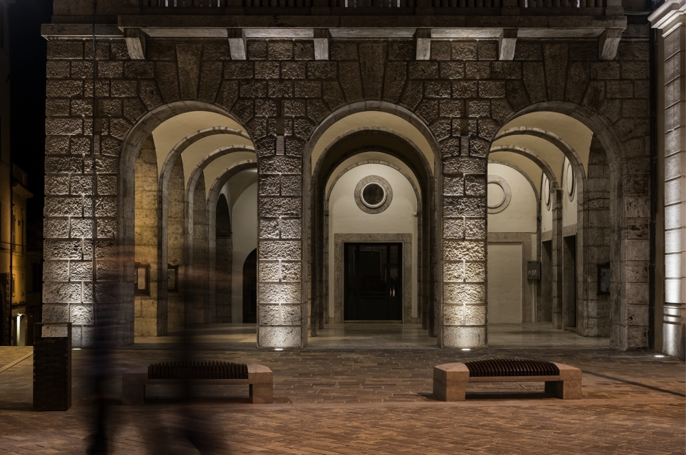 Gallery of External Light - Light Up - 4