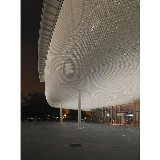 Gallery of External Light - Light Up - 3