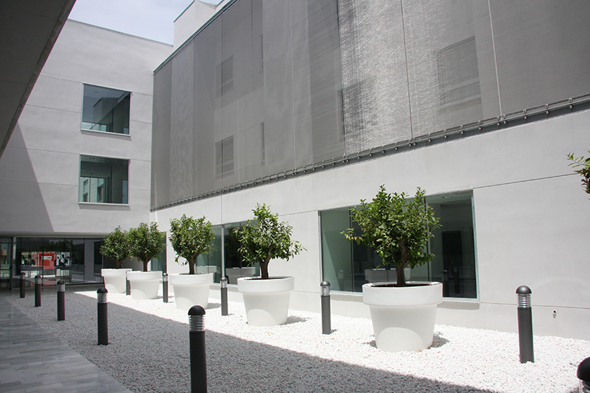 Gallery of Wire Mesh Façade Design - 6