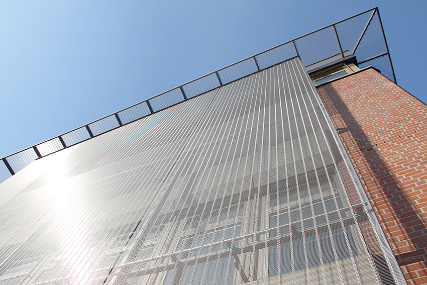 Gallery of Wire Mesh Façade Design - 4
