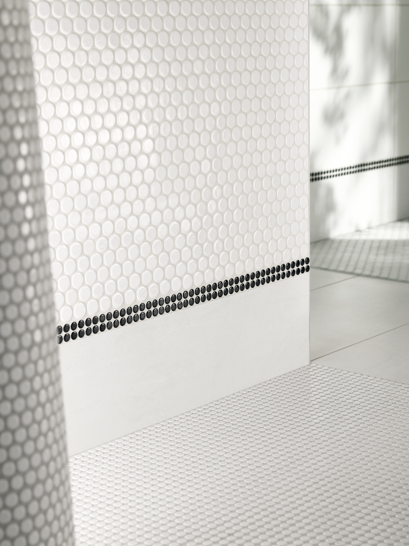 Gallery of Ceramic Tiles - Loop - 15