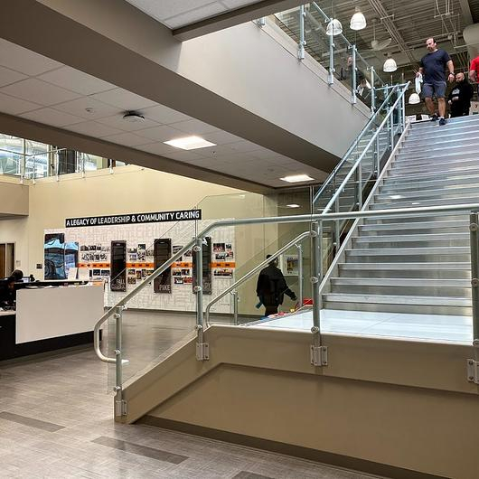 Interna-Rail® VUE Aluminum Railing from Hollaender