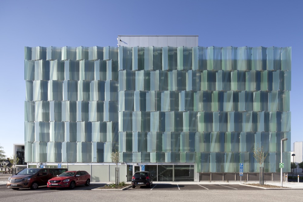 Digital Ceramic Printing in Louvers from Dip-Tech