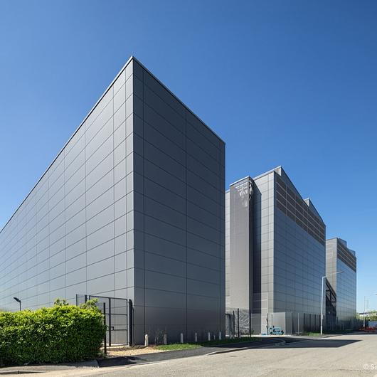 Qbiss One in Equinix Data Centre from Trimo