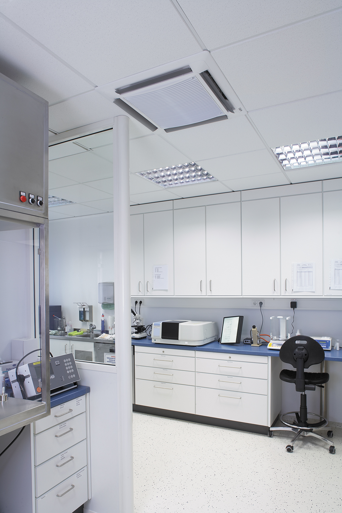 Cielo modular - OWAcoustic Sanitas de Etex Chile