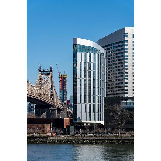 Graduate Roosevelt Island Hotel Enclosure System from Island Exterior ...