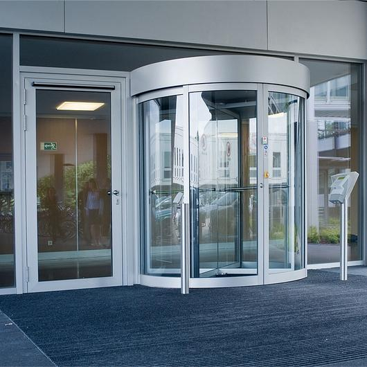 Security Revolving Doors - Geryon from dormakaba