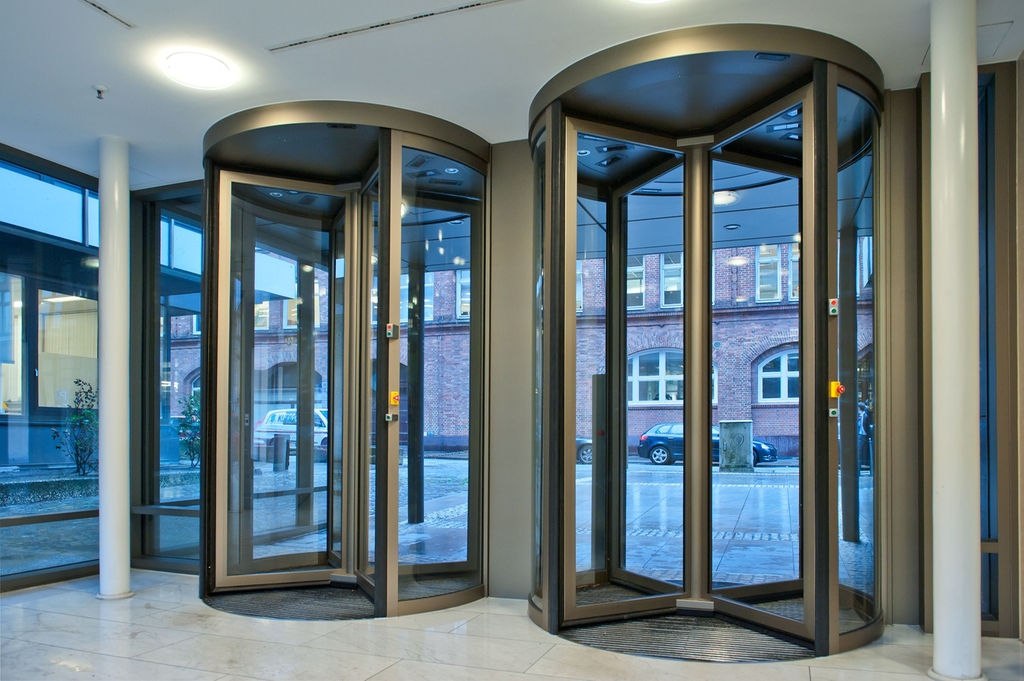 Gallery of Security Revolving Doors - Geryon - 2