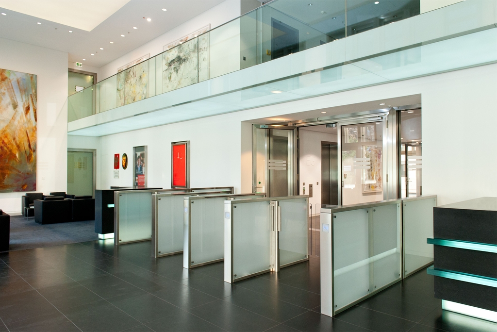 Gallery of Sensor Barriers & Speed Gates - 3