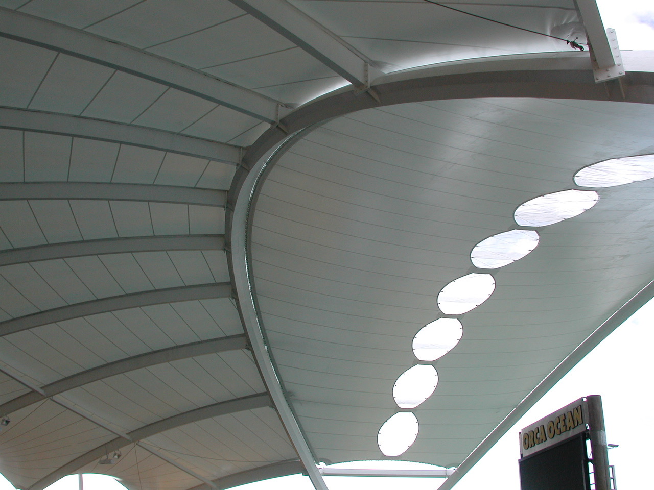 Gallery of Single Layer Covers and Façades - 23