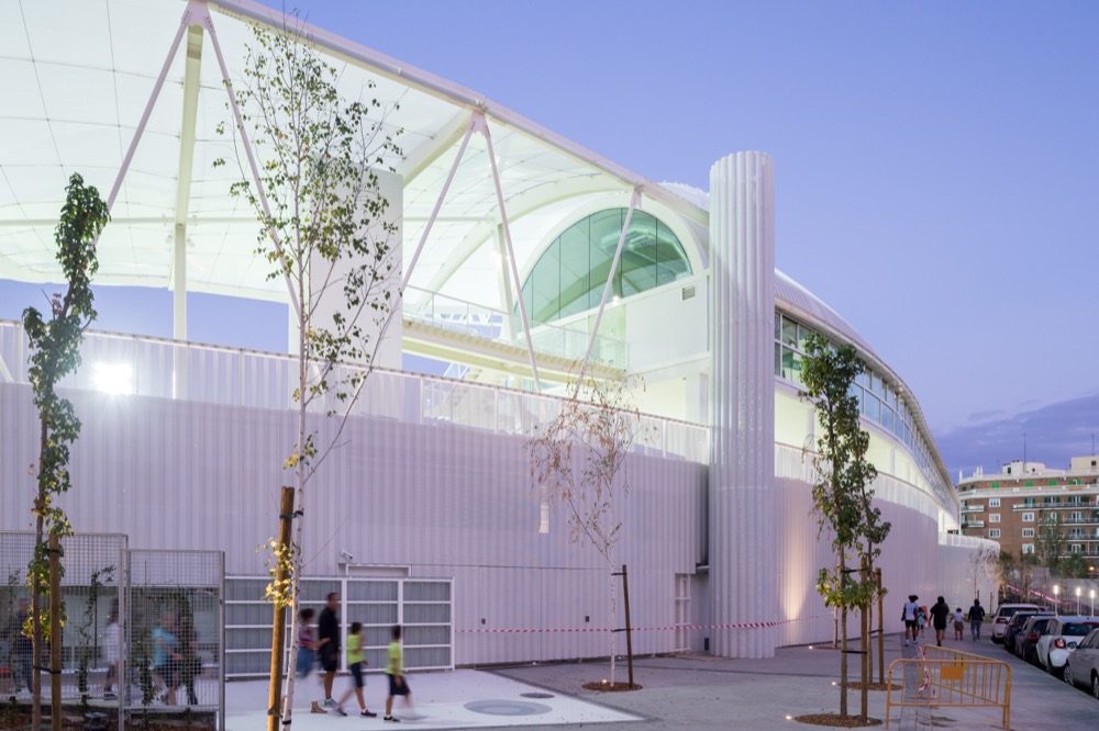 Gallery of Single Layer Covers and Façades - 19