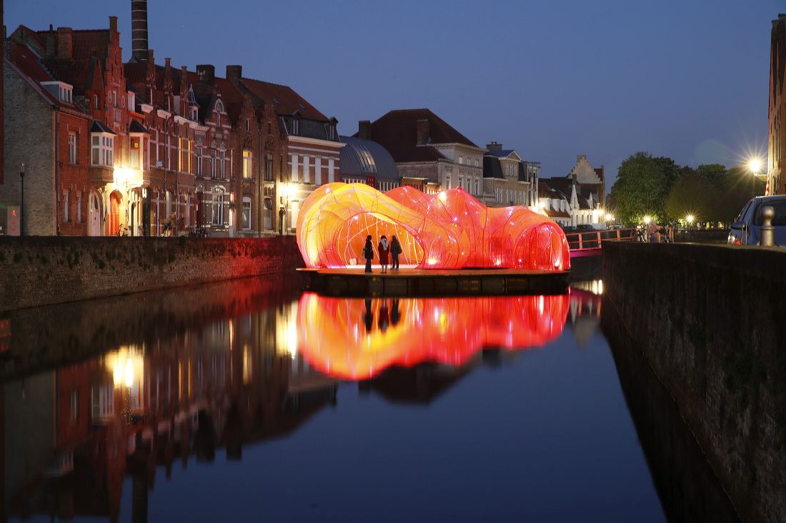 Gallery of Single Layer Covers and Façades - 3