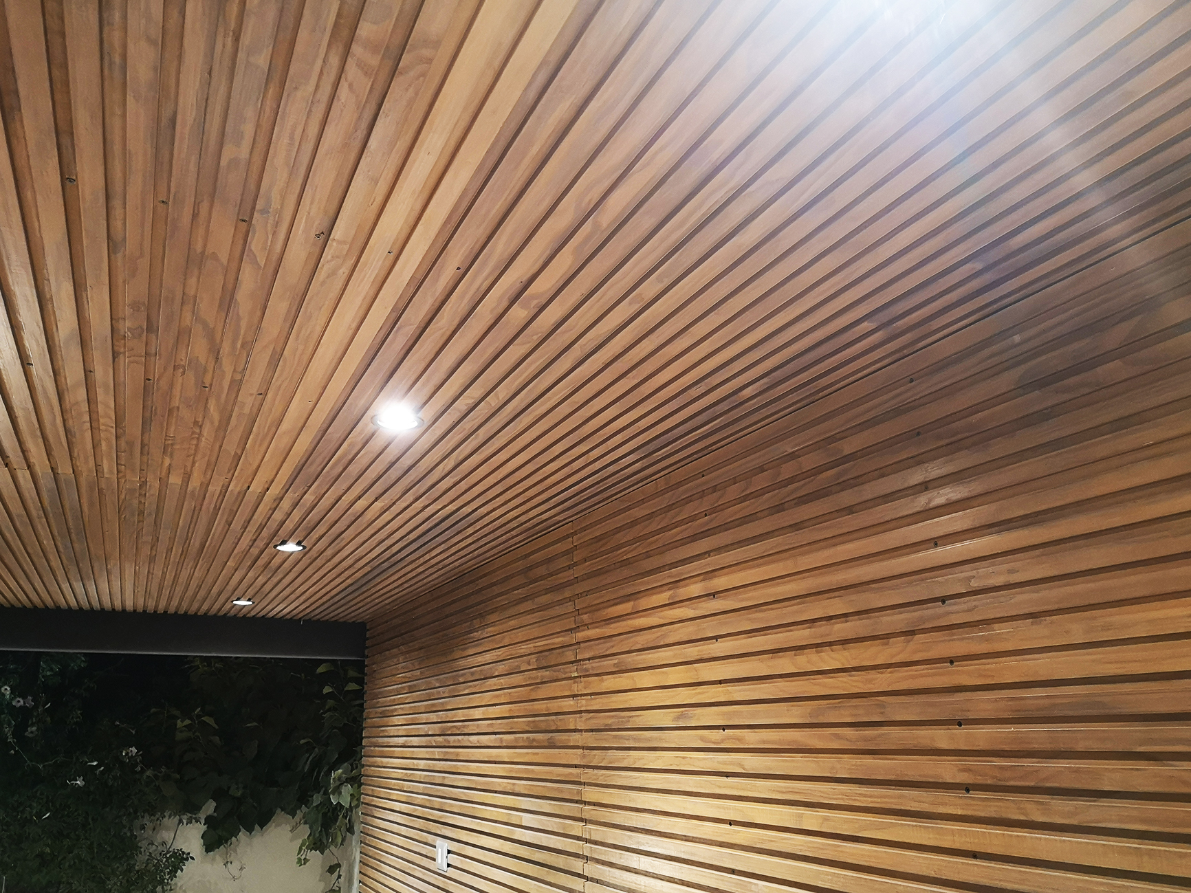 Galeria de Revestimiento interior de madera termotratada - Diseño ...