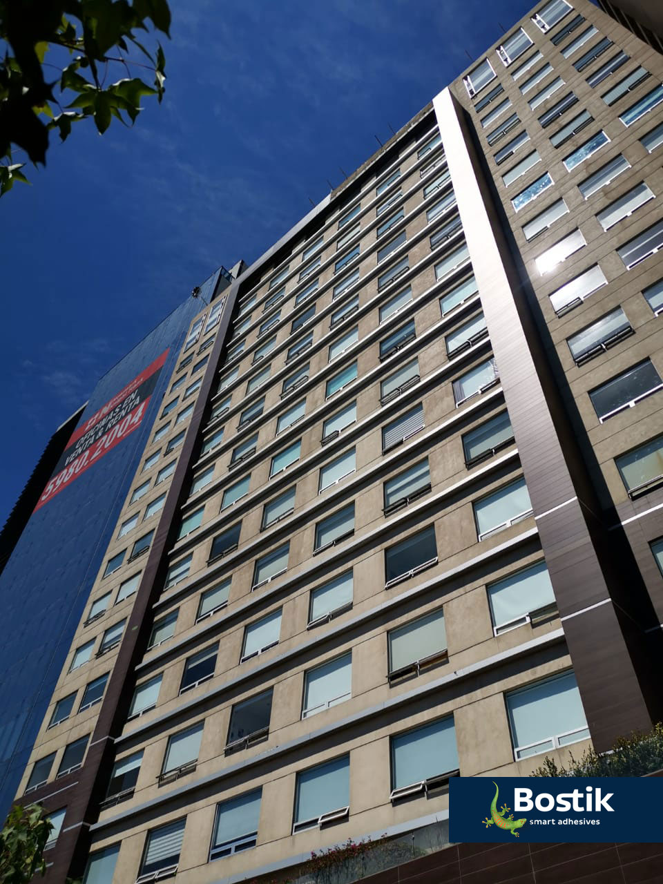 Galeria de Adhesivo para paneles porcelánicos de gran formato - Bosti ...