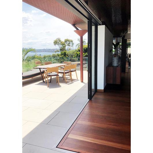 Gallery of ah! Invisible Frame - 9