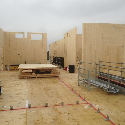 Ángulos y placas clavadas para paneles CLT de Simpson Strong Tie