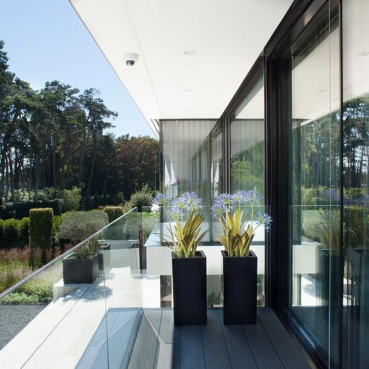 Sliding Windows in Villa Lakeside from swissFineLine