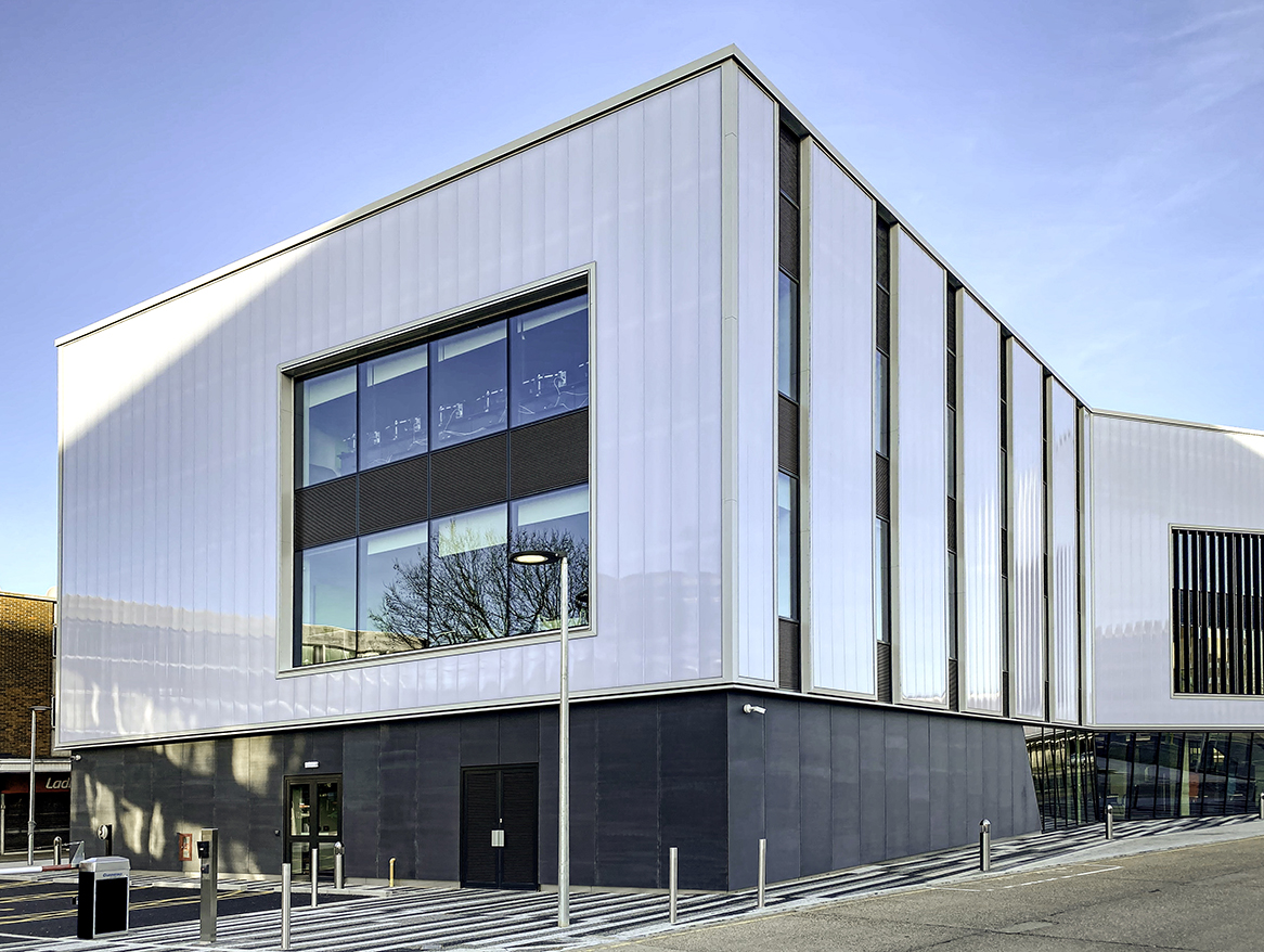 Gallery of Translucent Building Elements in Basildon Campus - 7