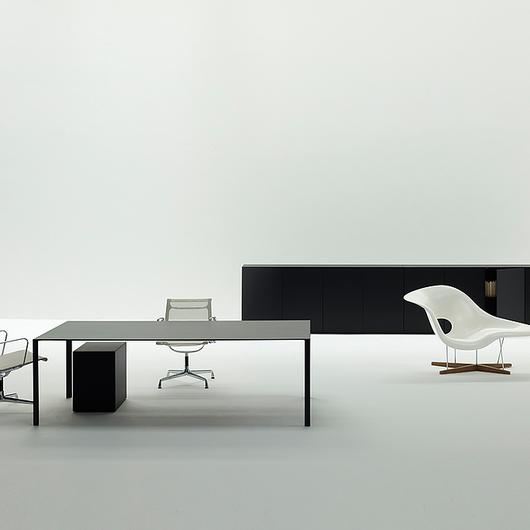 Executive Desk - LessLess from UniFor