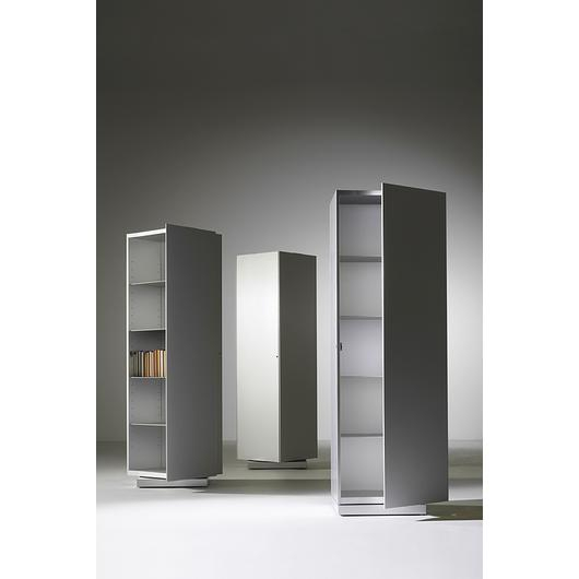 Executive Desk - Less from UniFor