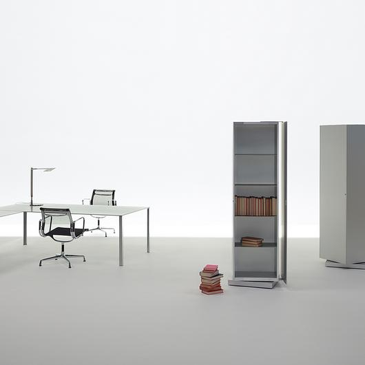 Executive Desk - Less from UniFor